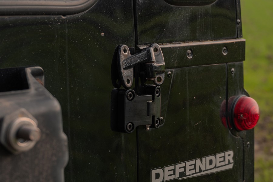 Rear door hinge for the Defender | Offroad Monkeys